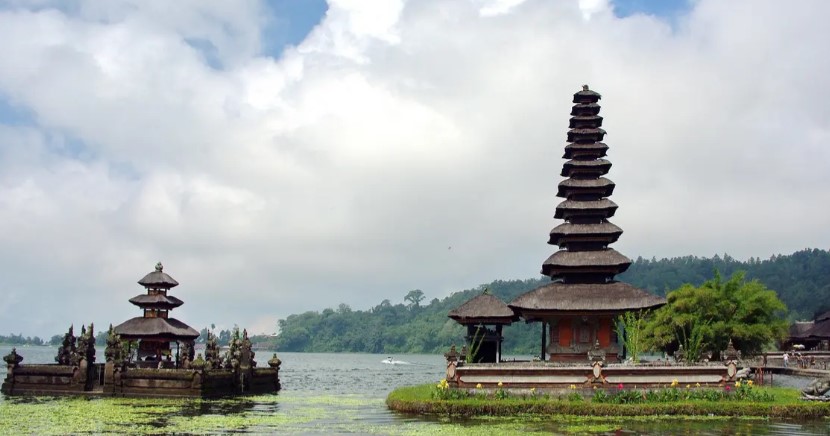 Surga Tersembunyi di Bali, Destinasi Wisata Anti-Mainstream - Sewa Hiace di Bali